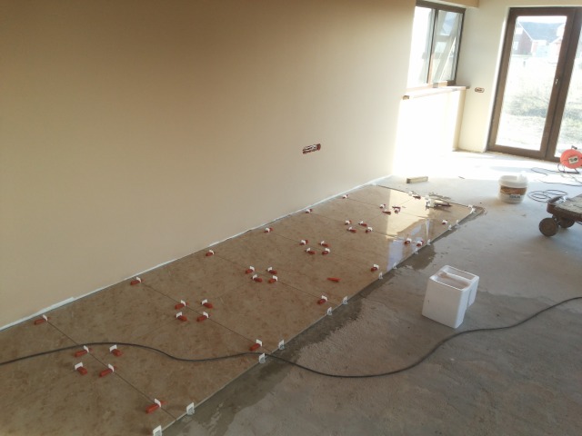 Ivairiu rusiu plyteliu klijavimas - Dirba.lt